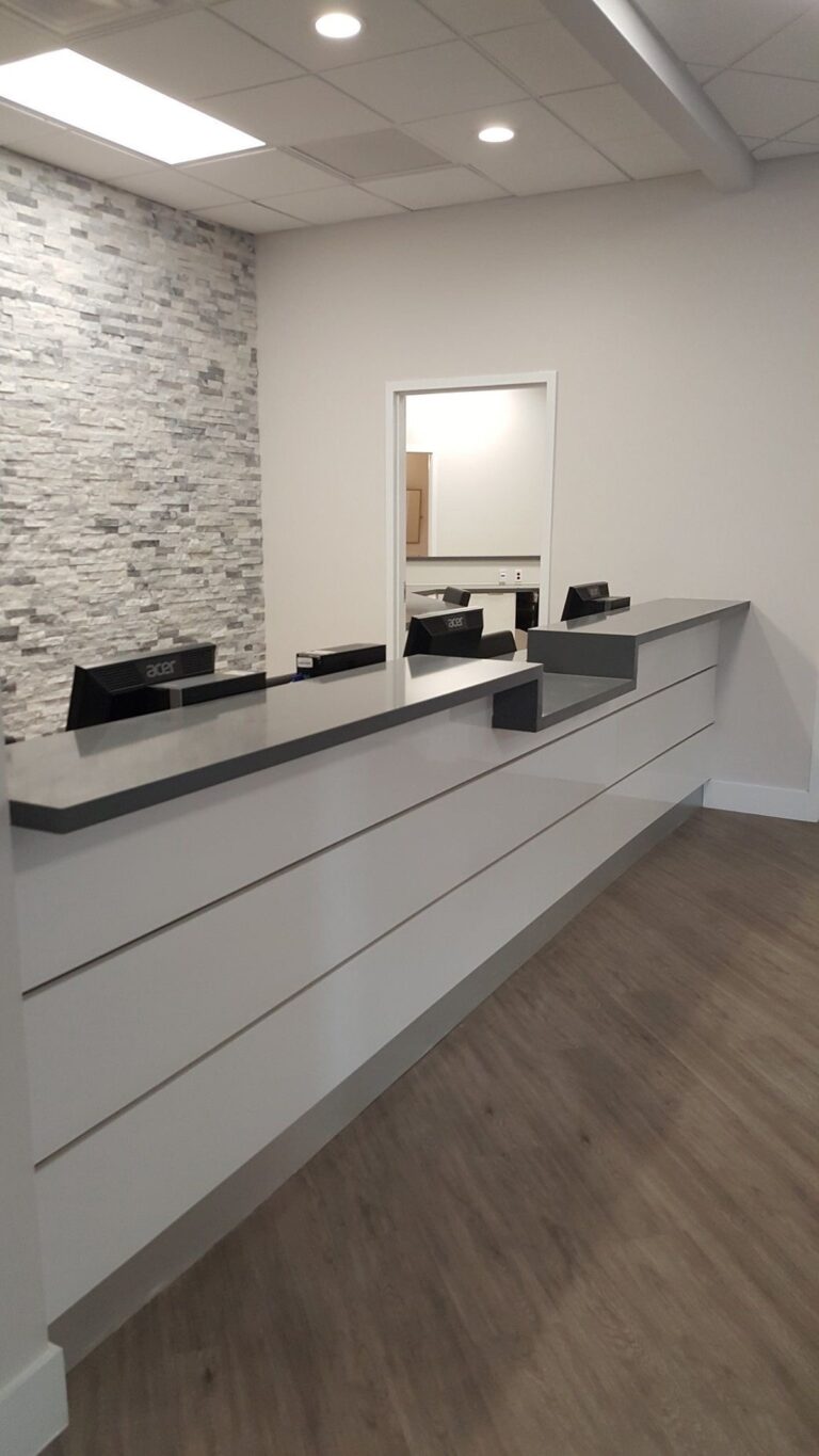 34 Trendsetting Reception Desk Designs for a Modern Look - Archi Refresh