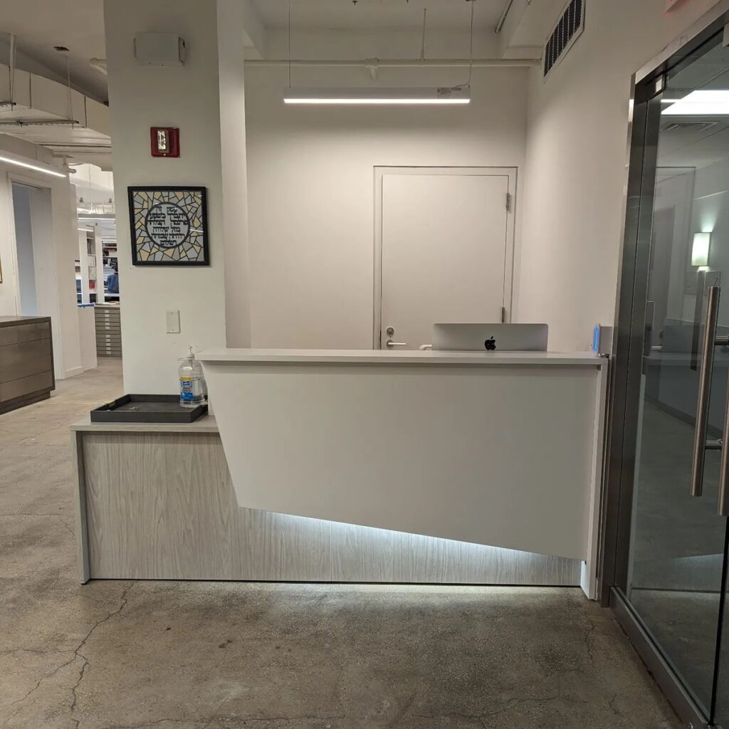 34 Trendsetting Reception Desk Designs for a Modern Look - Archi Refresh