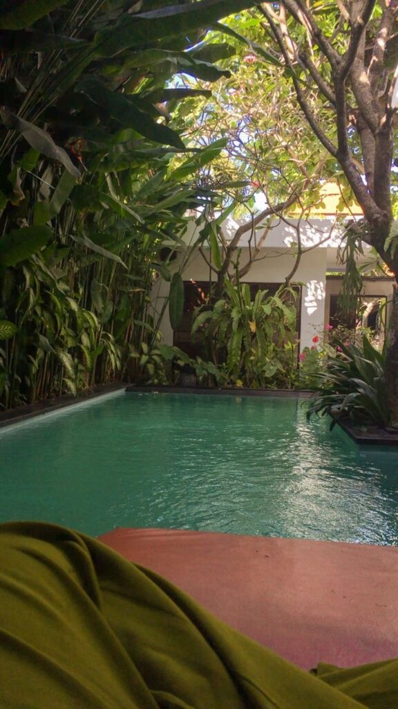 28 Pool Landscaping Ideas for a Serene Backyard Retreat - Archi Refresh