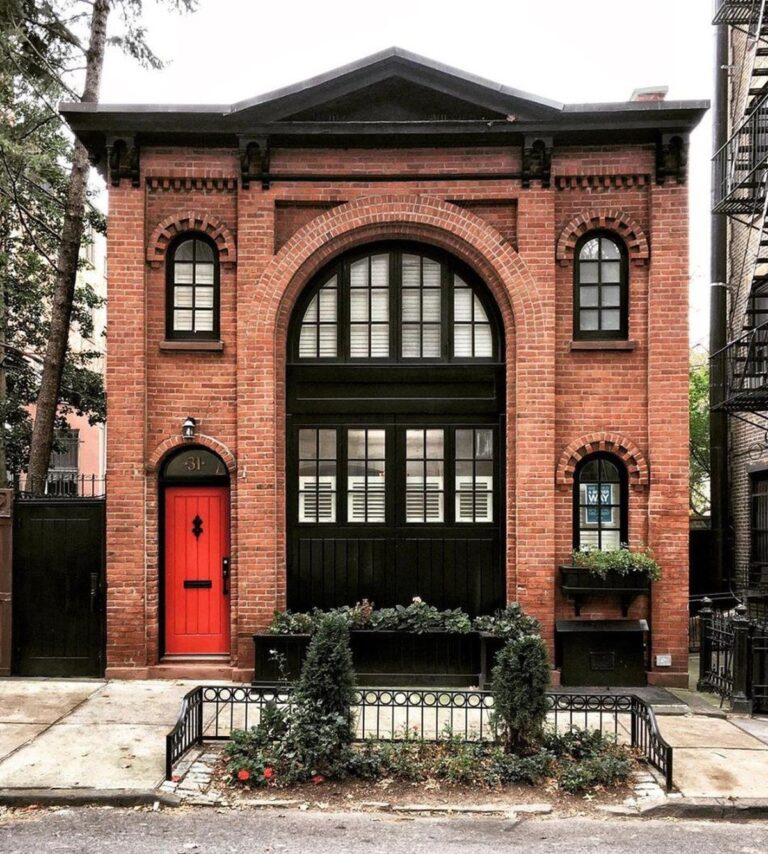 24 Red Brick House Exterior Ideas to Revamp Your Home - Archi Refresh