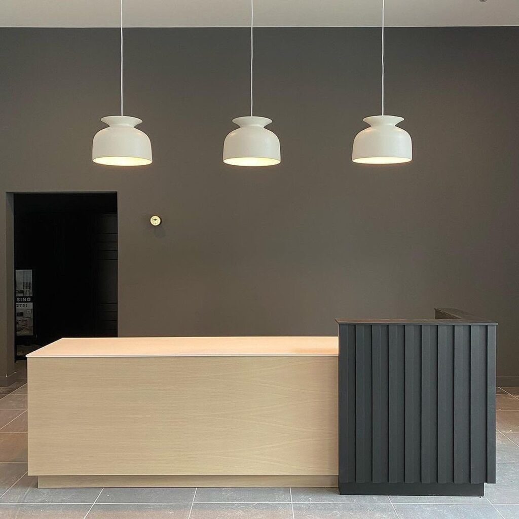 34 Trendsetting Reception Desk Designs for a Modern Look - Archi Refresh