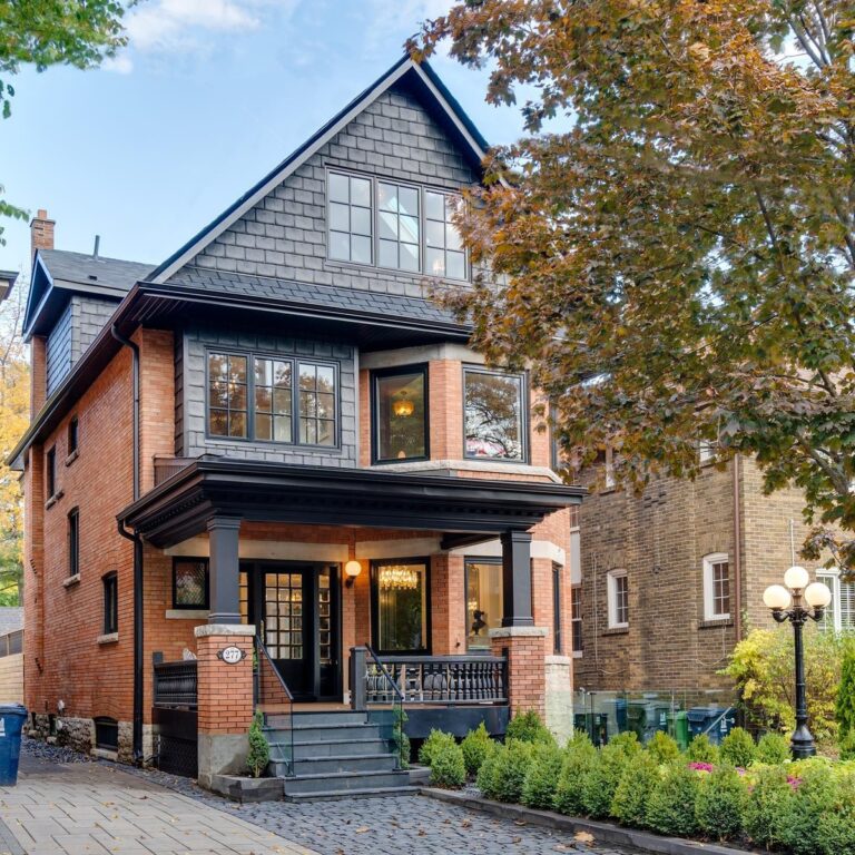 24 Red Brick House Exterior Ideas to Revamp Your Home - Archi Refresh