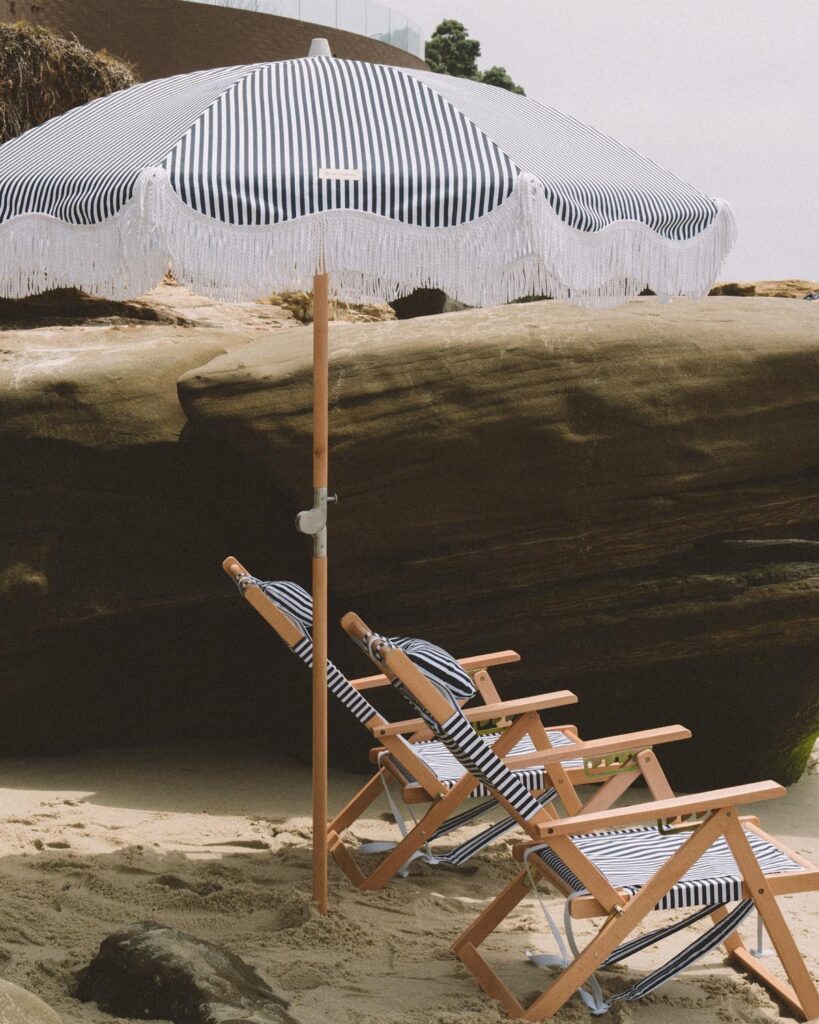 29 Beach Chair Designs to Bring Seaside Elegance and Comfort - Archi ...