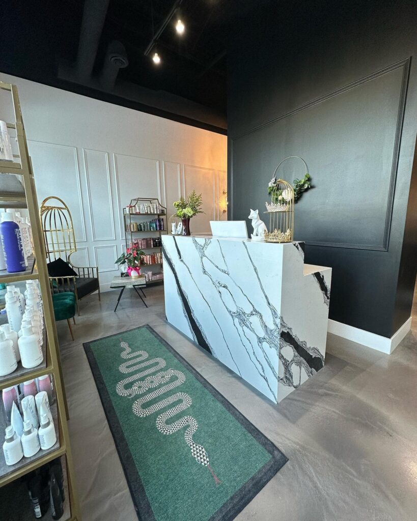 34 Trendsetting Reception Desk Designs for a Modern Look - Archi Refresh