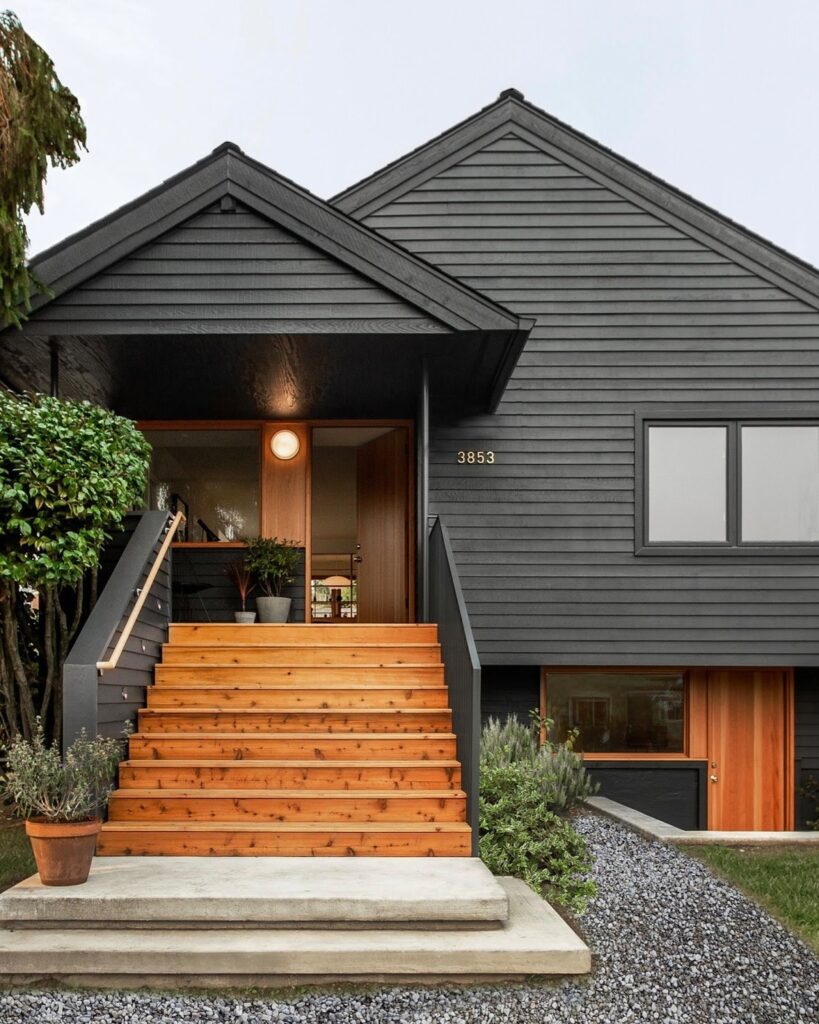 30 Black and Cedar House Exterior Ideas for Farmhouses and Cabins ...