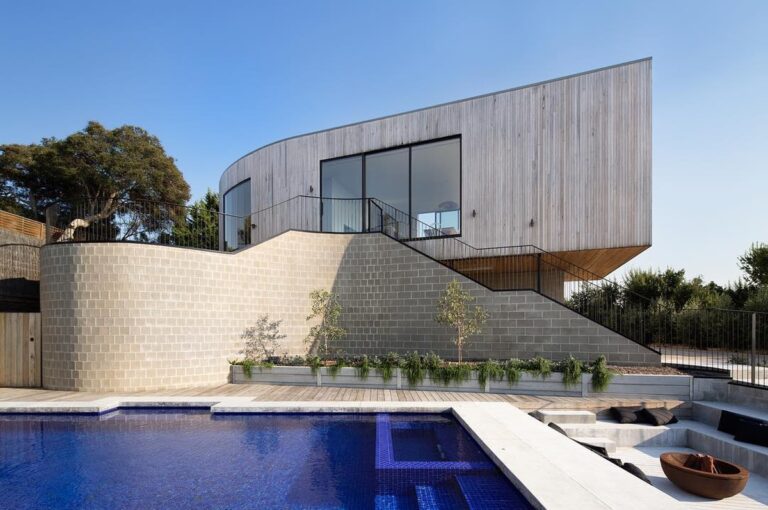 35 Beach House Exterior Ideas for a Coastal Dream Home - Archi Refresh