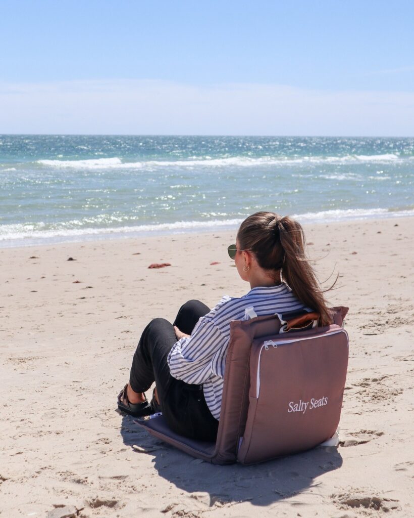 29 Beach Chair Designs to Bring Seaside Elegance and Comfort - Archi ...