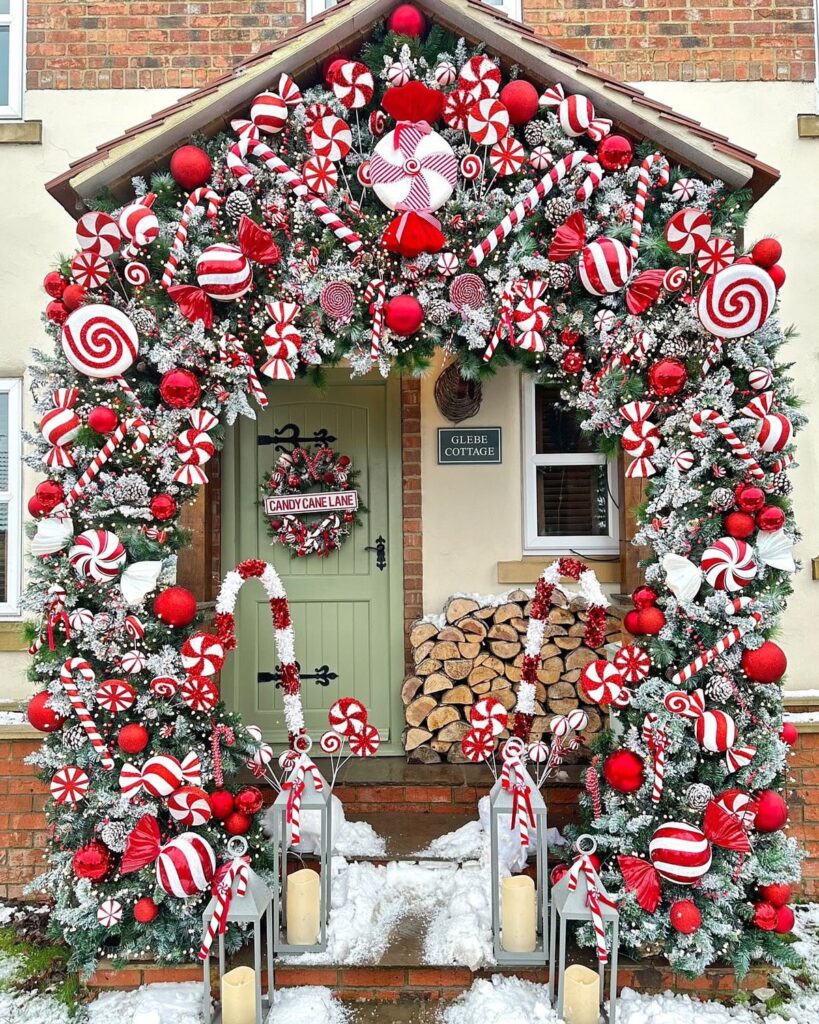 37 Creative Christmas Door Decorations to Impress Your Guests - Archi ...