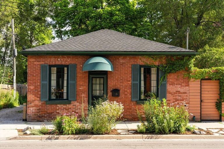 24 Red Brick House Exterior Ideas to Revamp Your Home - Archi Refresh