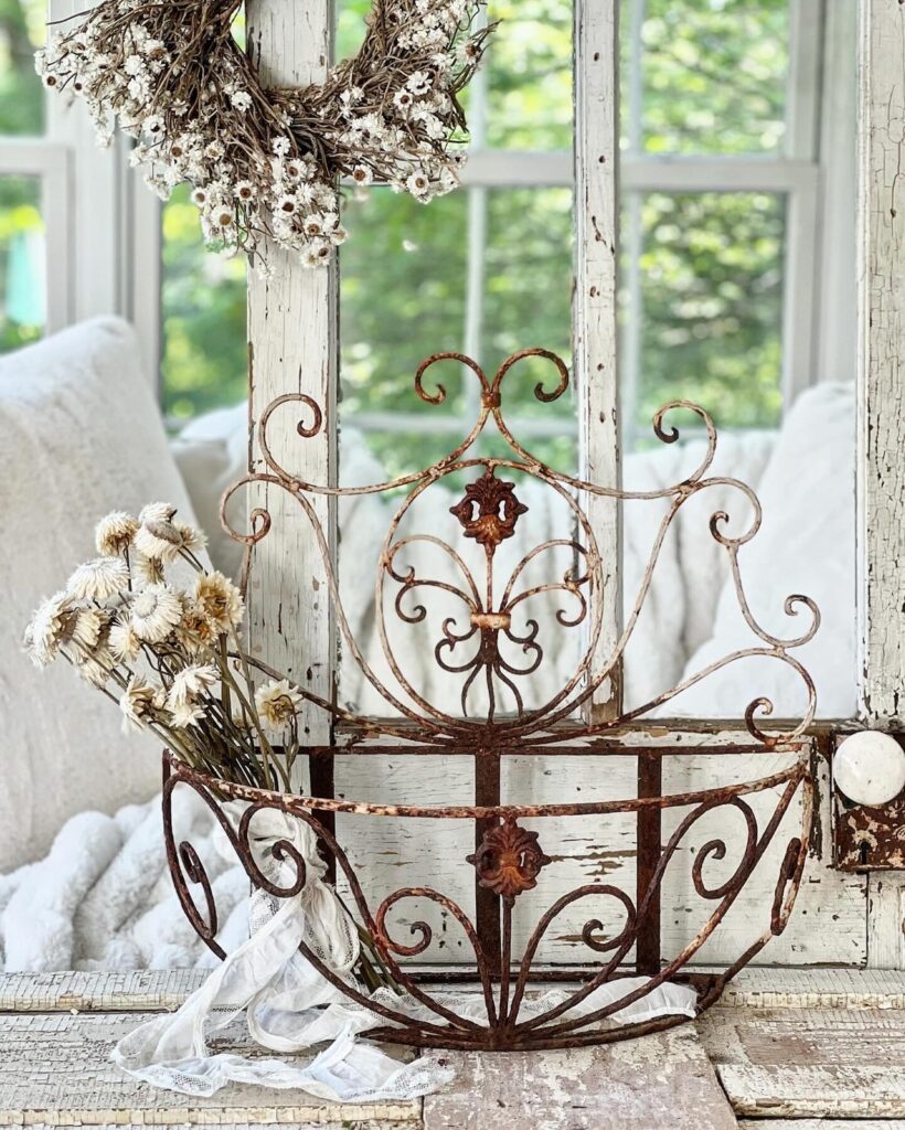 24 Wrought Iron Wonders to Elevate Your Home’s Chic Factor - Archi Refresh